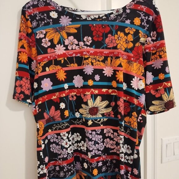 LuLaRoe | Tops | Lularoe Classic Shirt | Poshmark